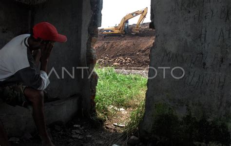 PERBAIKAN TANGGUL ANTARA Foto