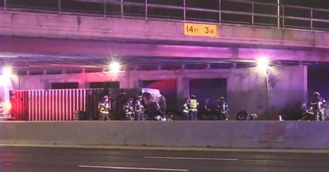 Edens Expressway Reopens After Fatal Semi Crash Near Touhy Avenue Cbs