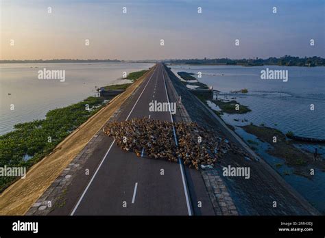 Itna Mithamoin Austagram All Weather Road Goes Straight Through A Vast