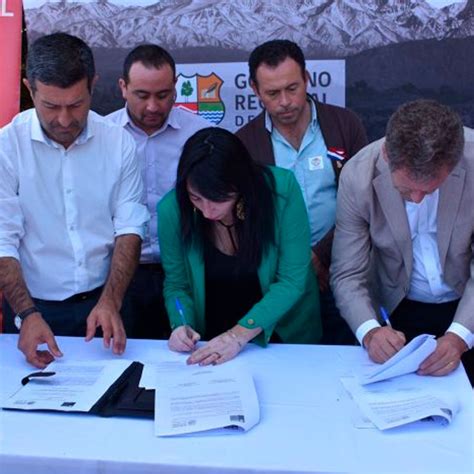 Gobierno Regional Del Maule Firma Convenio Para Proveer Fibra óptica A