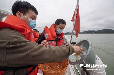 福州举行第十八次海葬活动 140名逝者骨灰撒向大海
