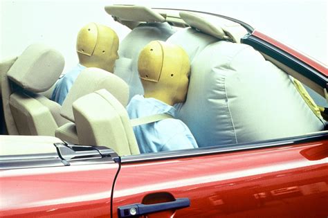 Poduszka powietrzna pasażera ma już 30 lat autoEXPERT