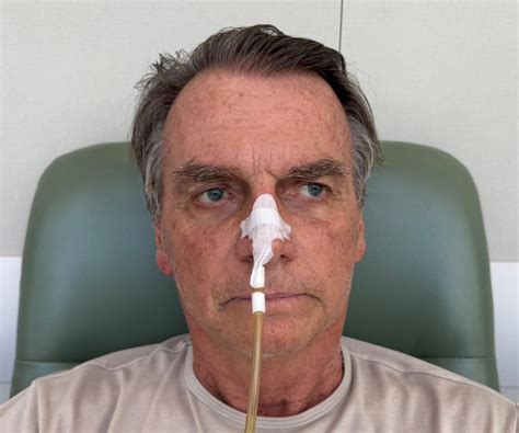 Bolsonaro segue estável mas ainda não tem movimentos intestinais