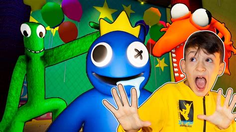 РАДУЖНЫЕ ДРУЗЬЯ В РЕАЛЬНОЙ ЖИЗНИ ОХОТЯТСЯ НА НАС ВСЕ СЕРИИ ПОДРЯД Rainbow Friends Youtube