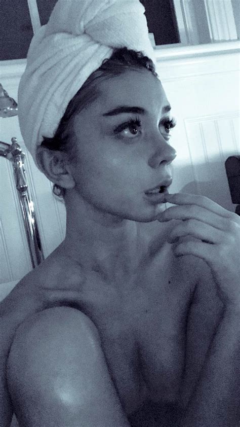 Sarah Hyland Nude Leaked Pics And Sex Tape From Icloud