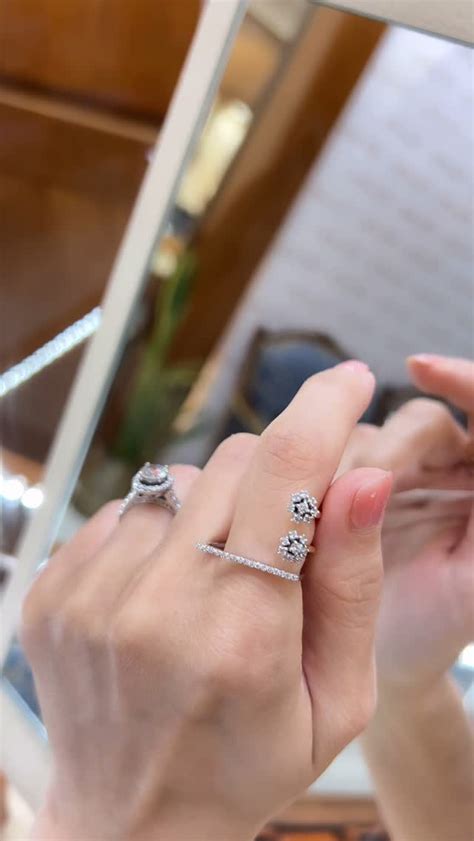 A Z U R I T E Jewellery ‎اساور بتصميم ناعم و عصري من الذهب عيار ١٨ و