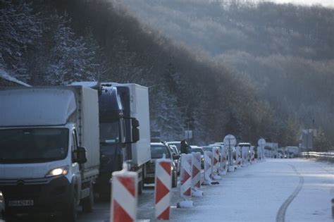 Важно за шофьорите Ограничават движението на камиони по магистрала