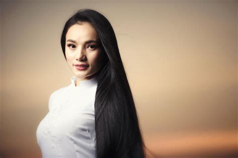 Retrato De Belas Meninas Asiáticas Com Roupa Tradicional Ao Dai Do