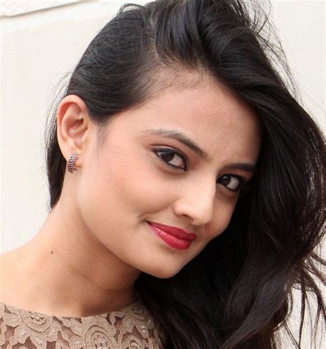 Nikitha Narayan Face Close Up Photos South Indian Actress Photos