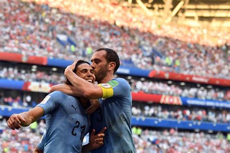 ادینسون کاوانی بازی مقابل فرانسه رو از دست داد طرفداری