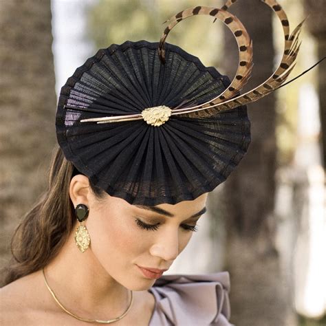 Invitada Tocados sencillos para lucir en bodas de día