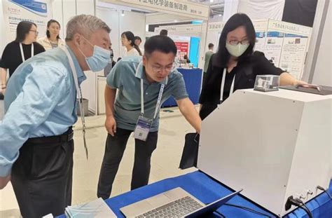 中国科学院汪尔康院士莅临国晨展台调研交流 企业官网