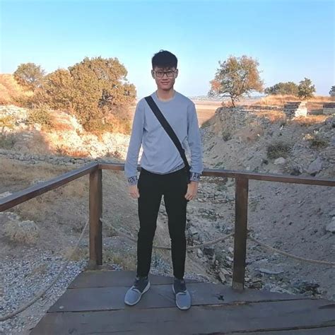 Dun Yan Medium