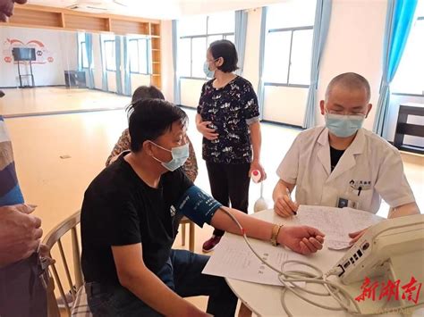 长沙后湖新村：关爱老人健康，积极推进老年人新冠疫苗接种工作腾讯新闻