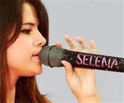 Post A Pic Of Selena With Her Microphone Selena Gomez Answers Fanpop