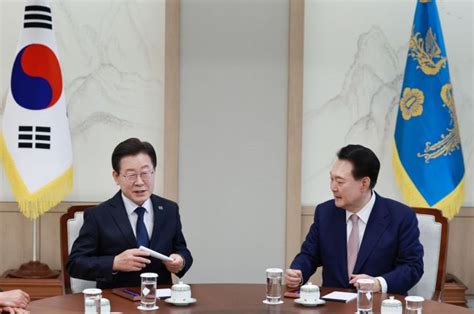 속보 이재명 긴급민생회복조치 적극 검토지원금 꼭 수용해달라 아시아경제