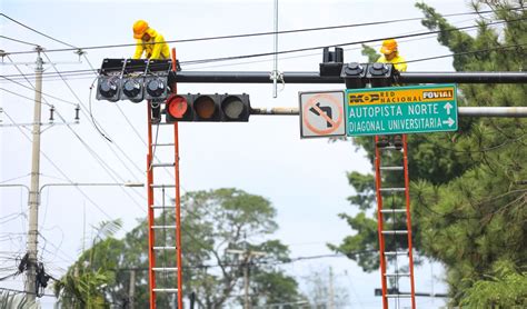 Instalados 2 800 Semáforos Inteligentes En El Salvador Qué Pasa El