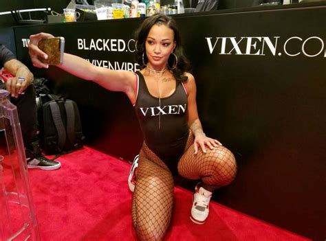 Whats Hot In Porn Tech Blockchain Cam Girls And Snapchat