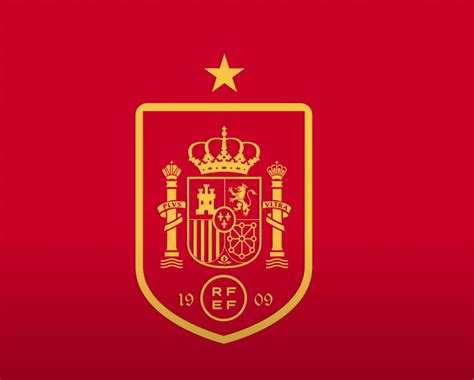 La Real Federación Española de Fútbol presenta su nuevo logotipo Gràffica