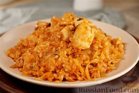 Рецепт Рис с курицей и молодой капустой на сковороде на