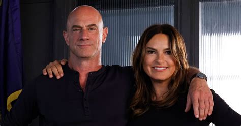 Mariska Hargitay Teases Whats Next For Benson And Stabler Using Hashtags