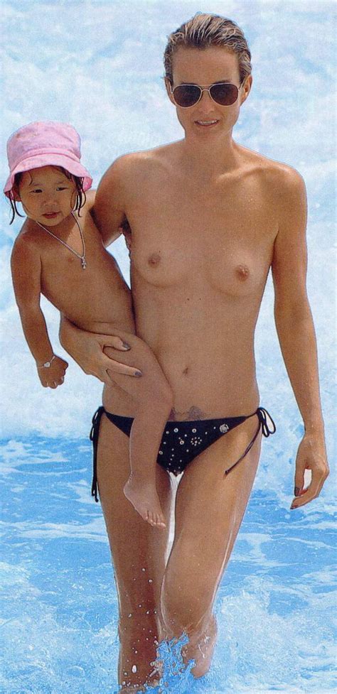 Naked Laeticia Hallyday Added 07192016 By Momusicman