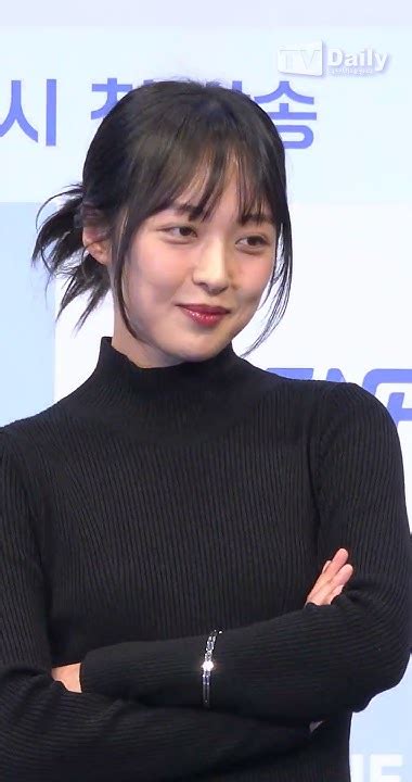 김보라 딱 붙는 원피스로 시선 집중 😍 모래에도꽃이핀다 포토타임 Shotrs Youtube