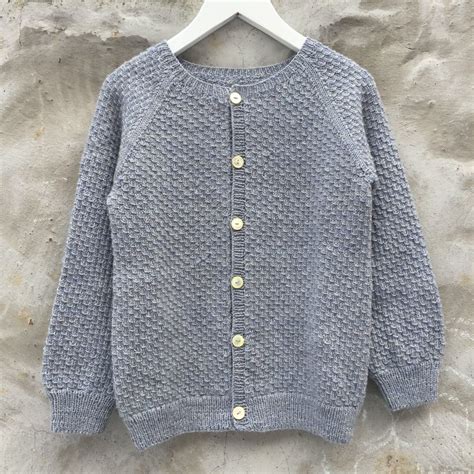 About The Design Simple And Classic Cardigan With Raglan Sleeves
