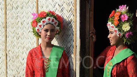 Penampilan Cantik Gadis Gadis Indramayu Dalam Tradisi Ngarot