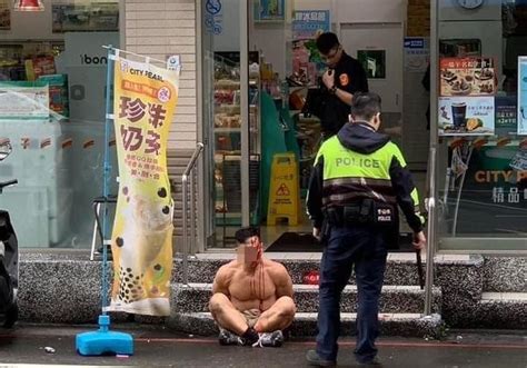 「超商浩克」大鬧門市！遭警棍狂敲滿頭是血 超商：配合調查 Ettoday生活新聞 Ettoday新聞雲
