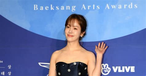 포토 한지민 미스백으로 백상예술대상 여자 최우수연기상