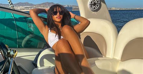 The Best Spray Sunscreens That Actually Work Who What Wear