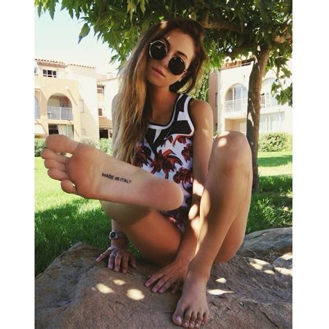 Valentina Fradegradas Feet