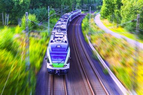 Британские электромобили «поделятся» энергией с поездами | Train ...