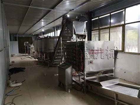 安丘市百盛花生机械有限公司位于山东省潍坊市安丘市市区 主营产品有花生湿法脱皮机蚕豆切口机大豆脱皮机杏仁脱皮花生米干法砂辊 胶辊