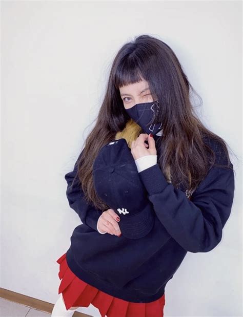 Hyuna Red 18 12 20