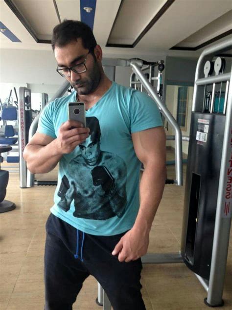 Pin By Billy Rivera On Abdul Basit Mens Tshirts Mens Tops T Shirt