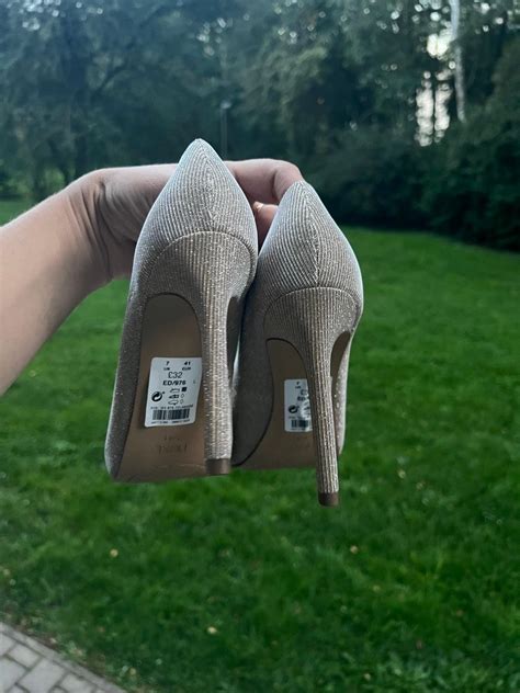High Heels Pumps neu in goldenen Farbe Gr 41 in 51069 Köln für € 35,00 ...