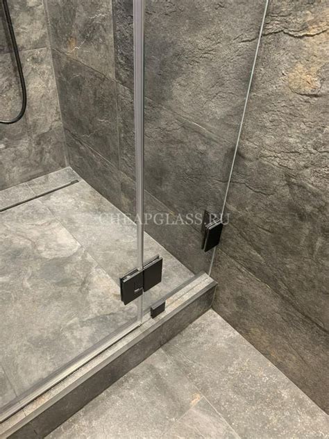 Черные детали в дизайне ванной комнаты Стеклянные душевые Стиль лофт Современный внешний вид