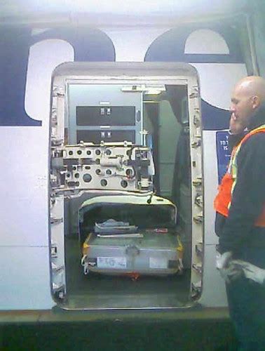 Boeing 777 200 Door Door L1 On A C N71006 Laying In The Fl… Flickr