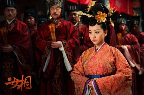 杨蓉《女相》再述美人传奇 倾城网