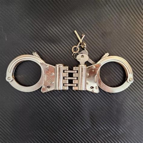 Professional Double Lock Hinged Police Security Transport Restraints