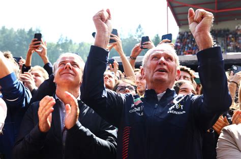 Helmut Marko Lovend Over Max Na Kampioenschap Red Bull Racing