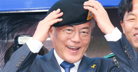 문재인 특전사 베레모 어울리나요