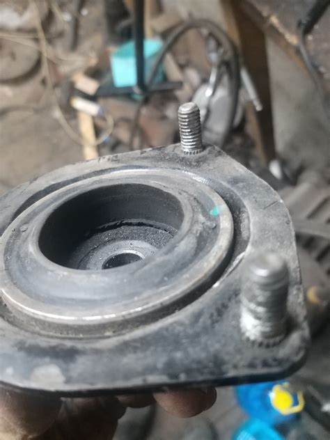 Замена опоры амортизатора — Nissan Almera Classic (B10), 1,6 л, 2007 ...