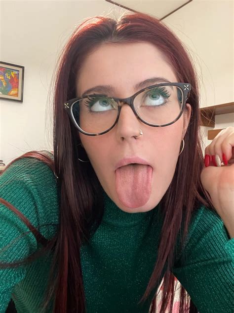 Do You Like It 👅 Scrolller