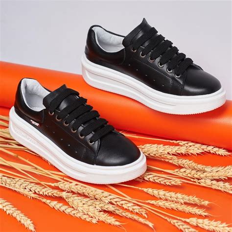 Шкіряні жіночі кеди — ціна 1950 грн у каталозі Кеди Купити жіночі речі за доступною ціною на