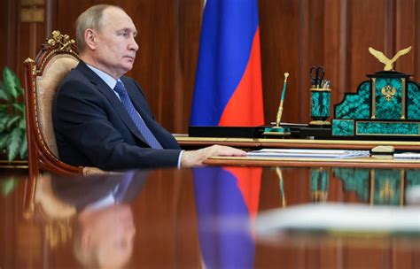 Путин заявил что Россия продолжит развитие ядерной триады