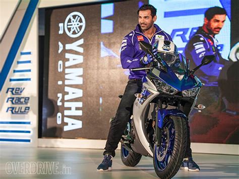 Yamaha YZF R Sportsbike Launched At Rs Lakh In India News