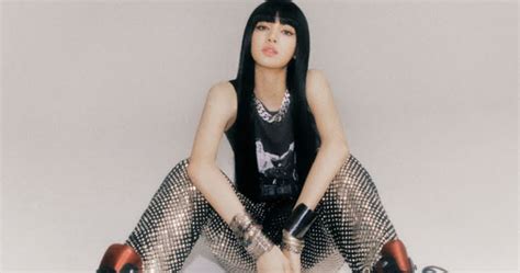 Blackpinks Lisa To Hold A Special Live Show Through Naver Now Koreaboo